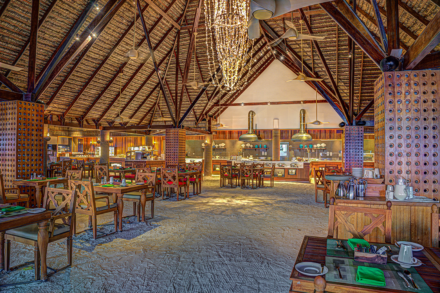 Constance Moofushi | The Maldives Experts for all Resort Hotels and ...