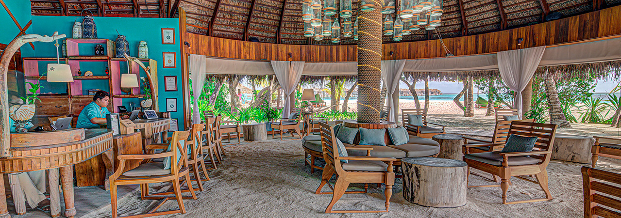 Constance Moofushi | The Maldives Experts for all Resort Hotels and ...