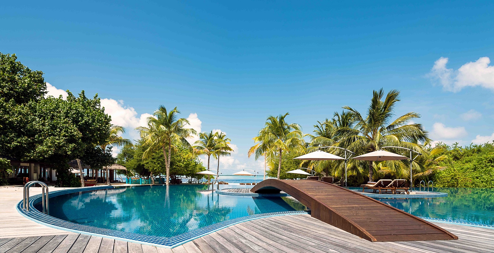 Hideaway Beach Resort | The Maldives Experts for all Resort Hotels and ...