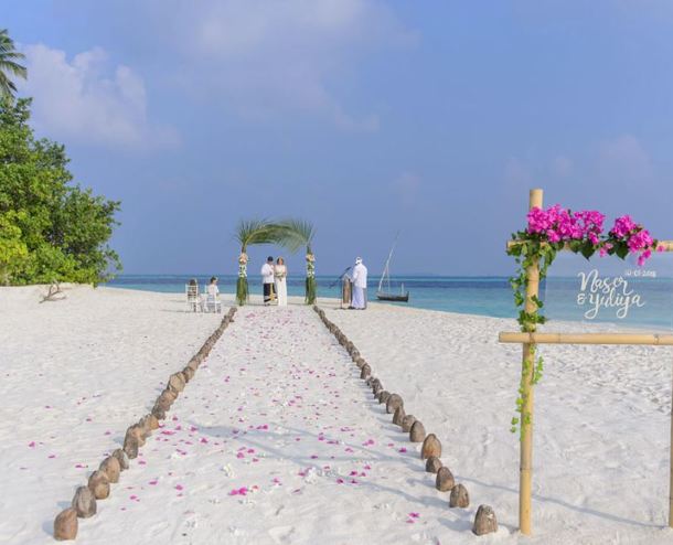 Malahini Kuda Bandos | The Maldives Experts for all Resort Hotels and ...